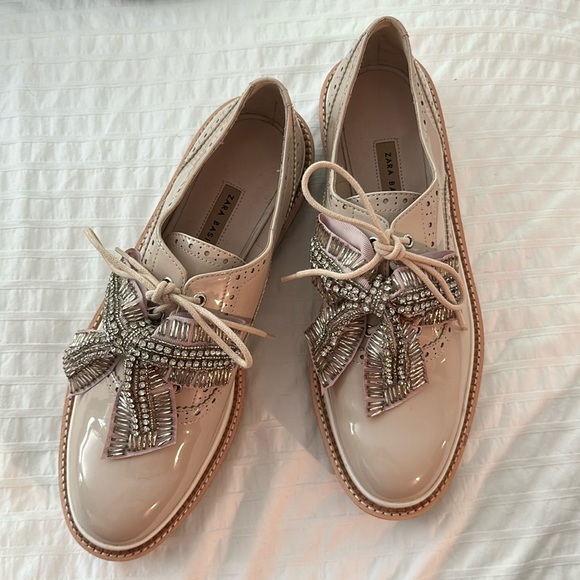 Zara | Shoes | Zara Basic Platform Sneaker With Sparkly Bow Laces ...